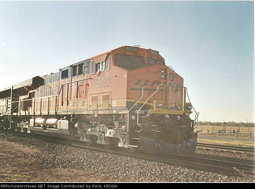 BNSF 5932 awaits its next assignment at Amarillo, Tx